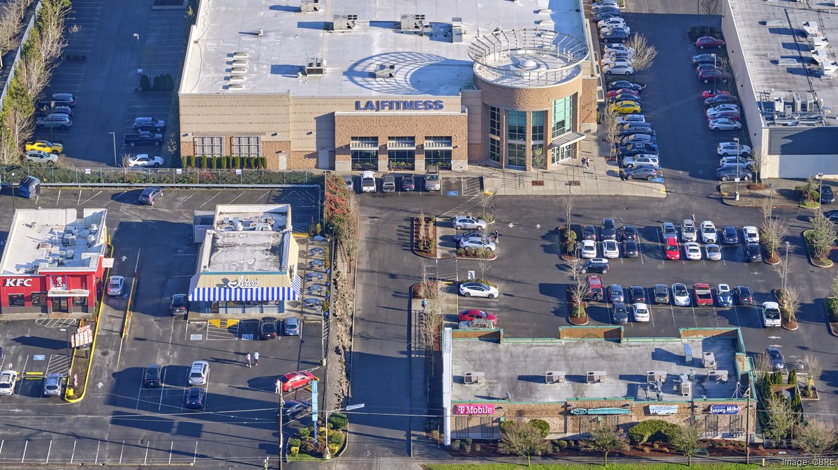 Aurora Avenue retail center sells for $14 million - Puget Sound ...
