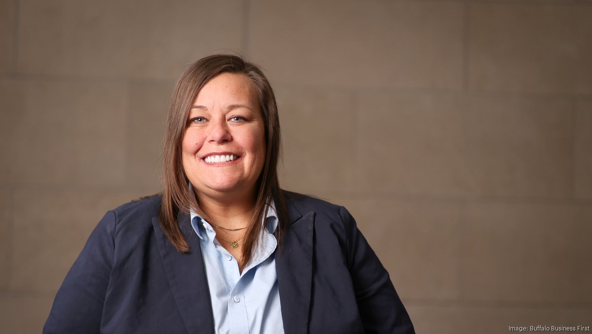 Holly Nidell of the Niagara Frontier Transportation Authority wins a ...