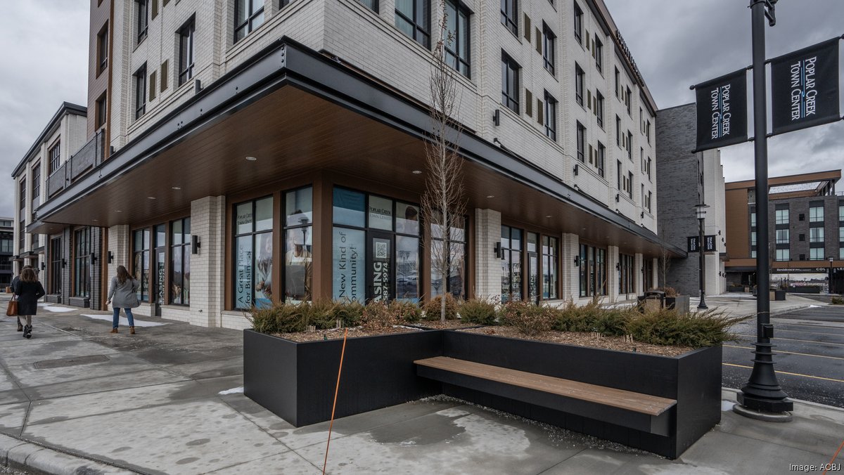 Office, retail tenants lease space at Brookfield's $120M Poplar Creek ...