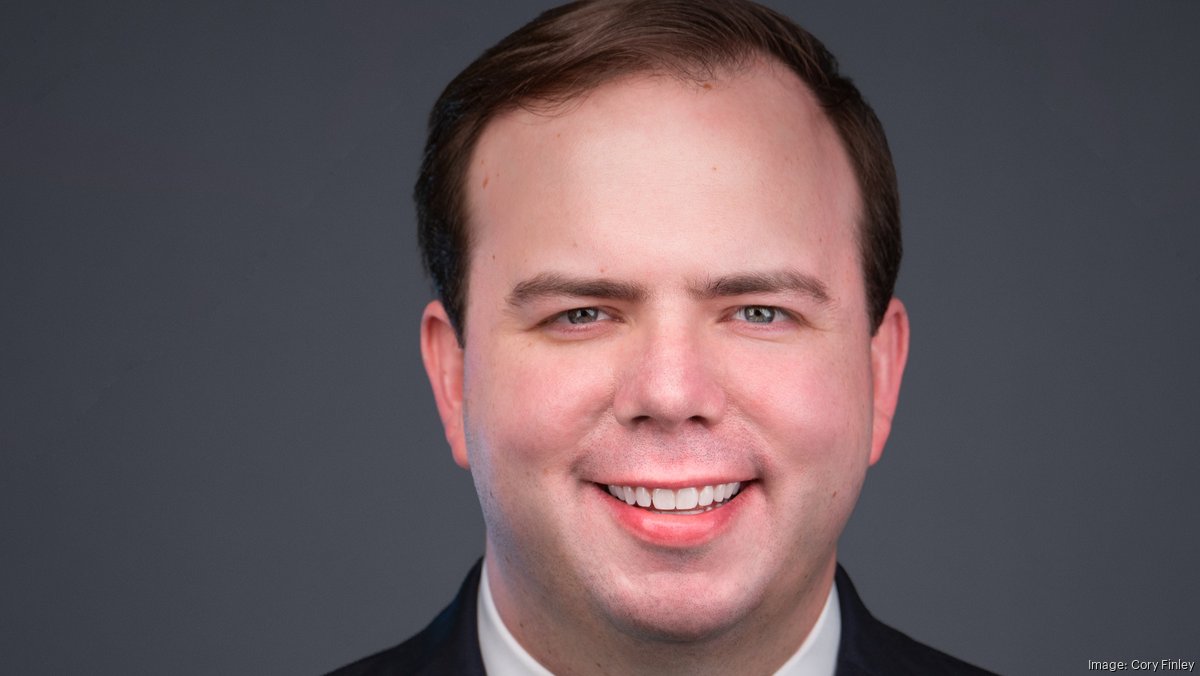 Hawthorn Bank hires Robinson as chief investment officer - Kansas City ...