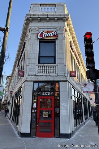 Raising Cane's opens in Lincoln Park, plans more Chicago spots ...
