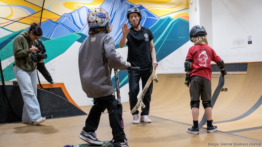 Snobahn hosts Olympian, backer Shaun White and expands its offerings in ...