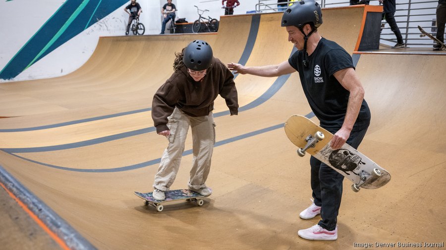 Snobahn hosts Olympian, backer Shaun White and expands its offerings in ...