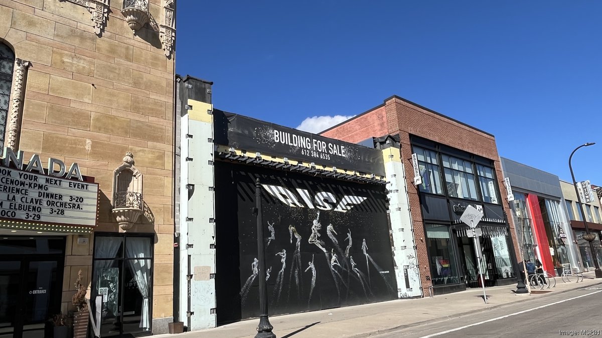 Former Apple store in Uptown Minneapolis sold to First & First ...