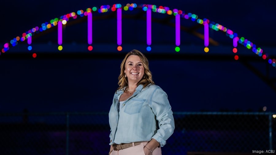 Erika Smith brings passion to Light the Hoan - Milwaukee Business Journal