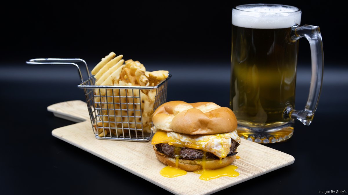 By Golly's to open first Louisville-area bar in former Hooters ...