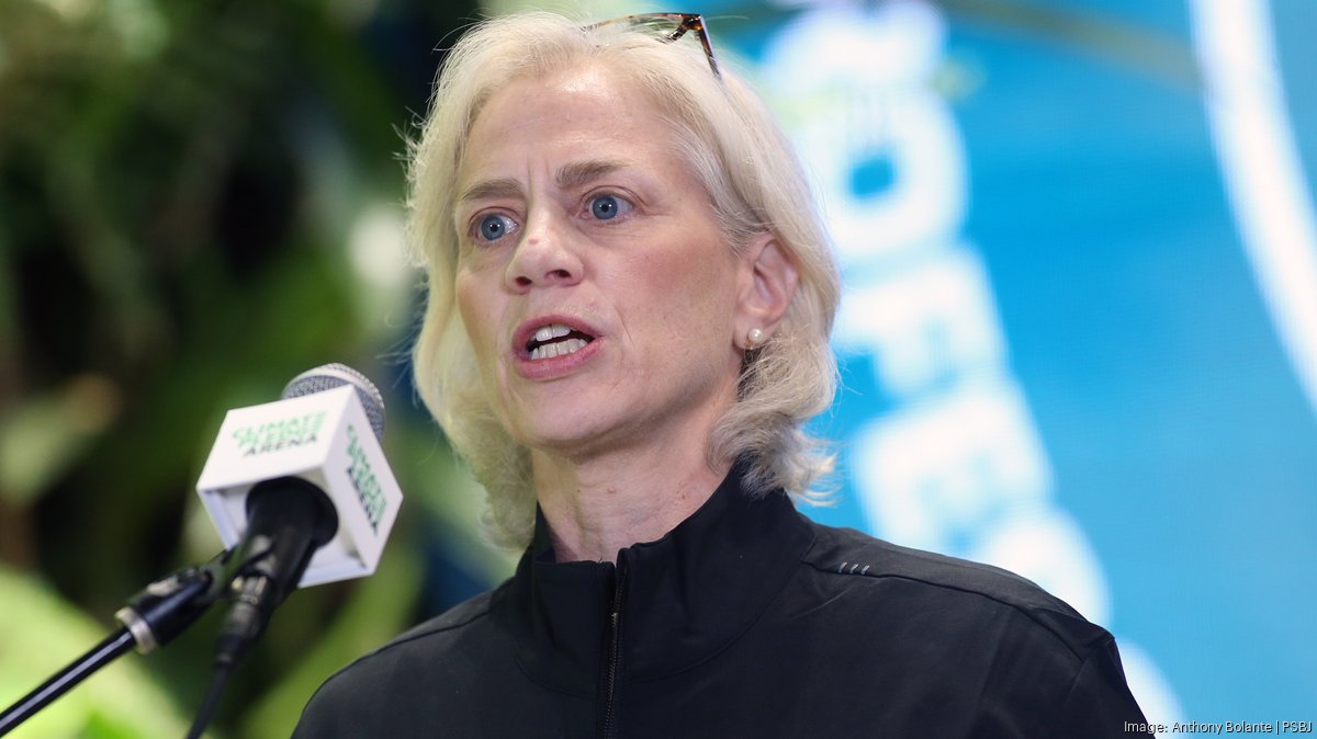 Seattle lands pro women's hockey team at Climate Pledge Arena - Bizwomen