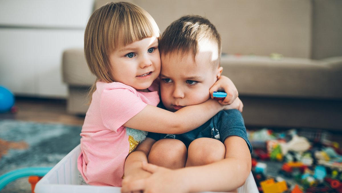 Sibling rivalries: 10 tips to help your children get along - Charlotte ...