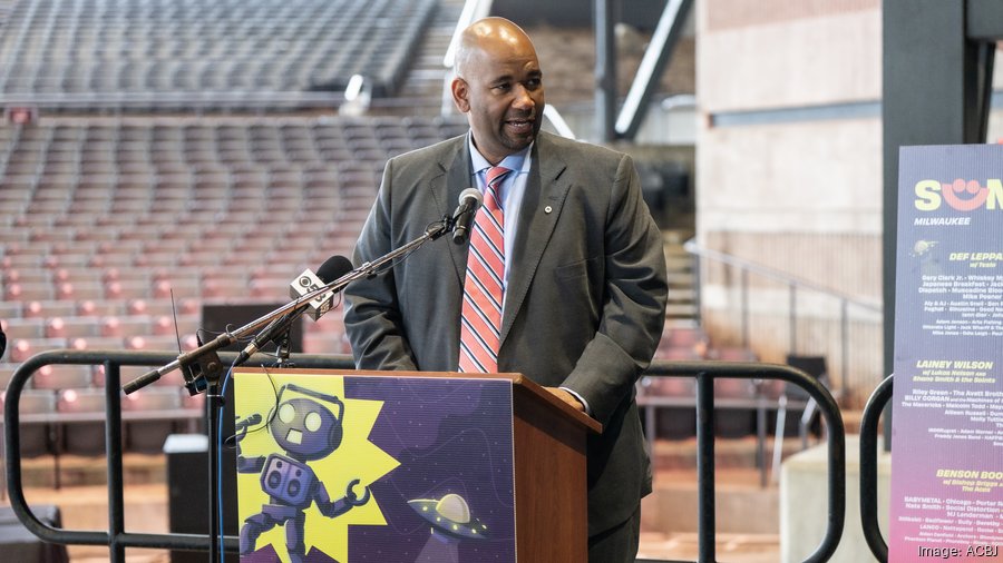 Fast-approaching Summerfest shows off new food, merch - Milwaukee ...