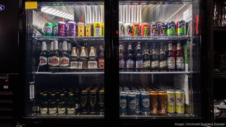 Hickory Wald opens college-themed bar near UC's campus - Cincinnati ...