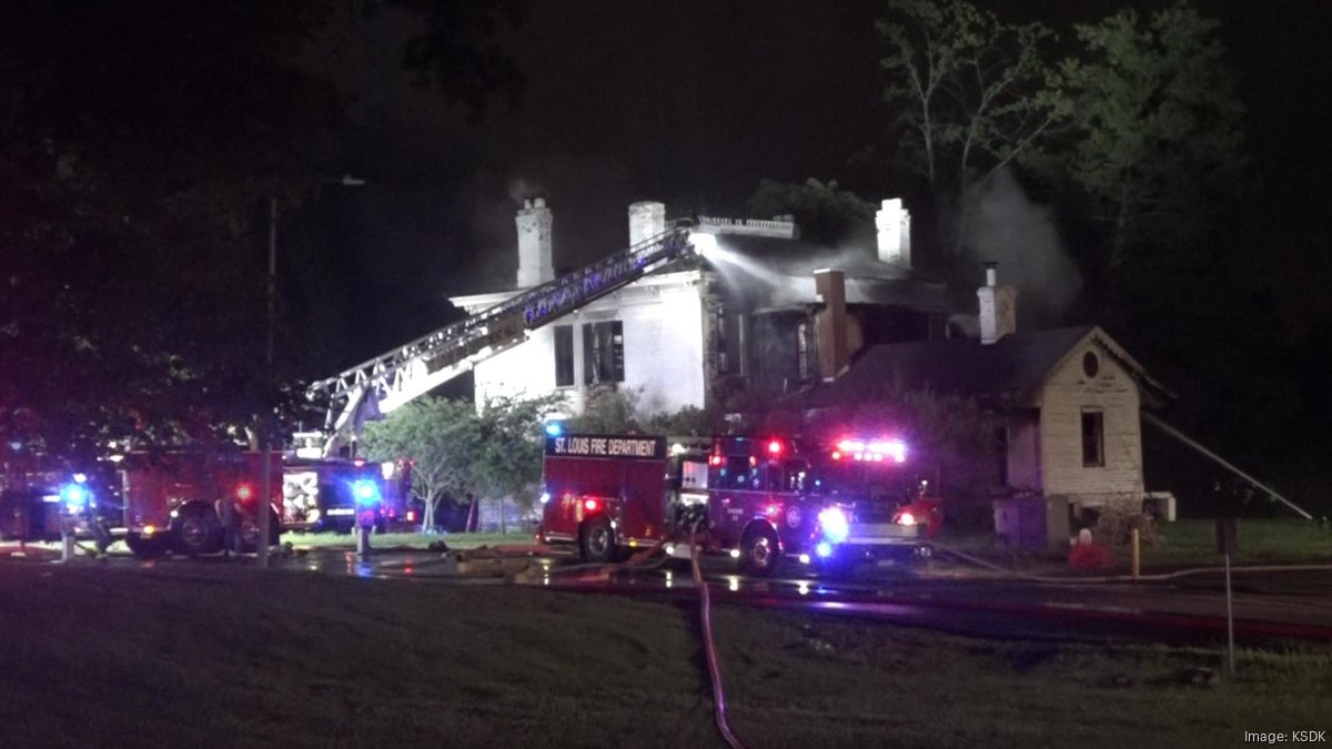 Firefighters battle flames at historic Lyle Mansion in Carondelet Park ...