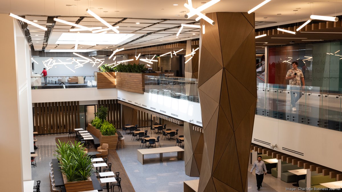 Vanguard moves 2,700 employees to University City campus - Charlotte ...