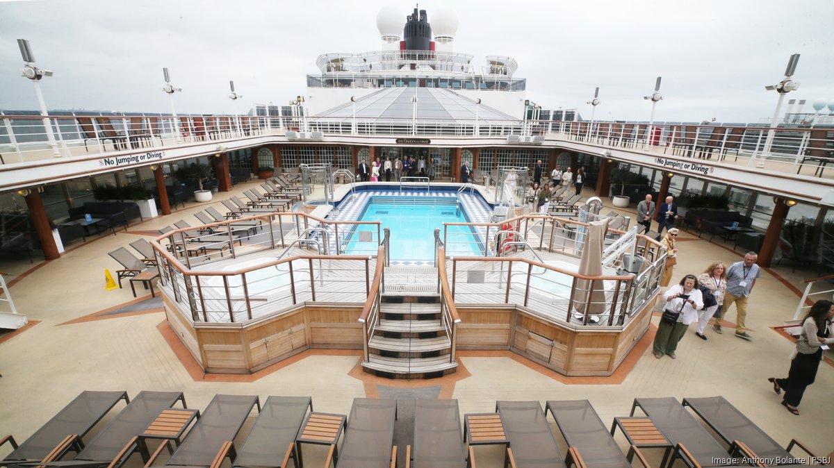 Queen Elizabeth luxury cruise ship comes to Seattle - Puget Sound ...