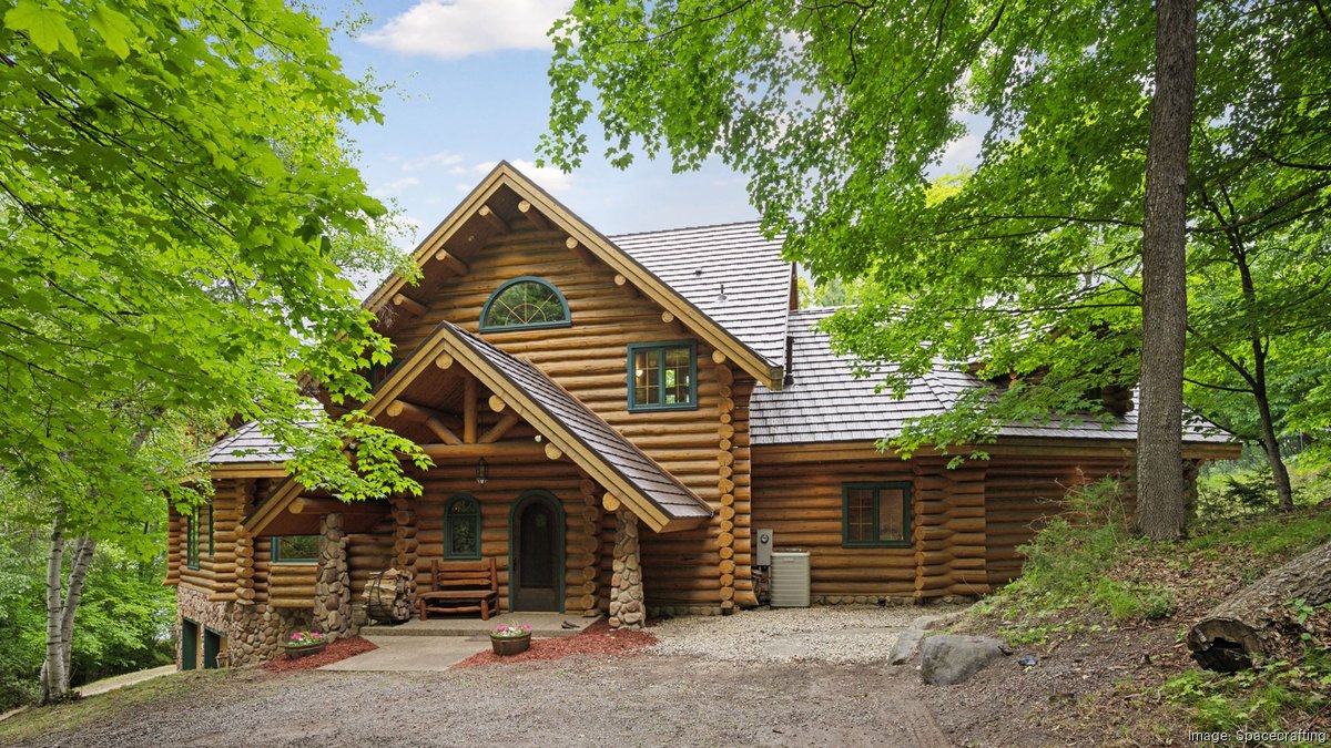 $10.5M log home on Lake Sylvia hits Twin Cities market - Minneapolis ...