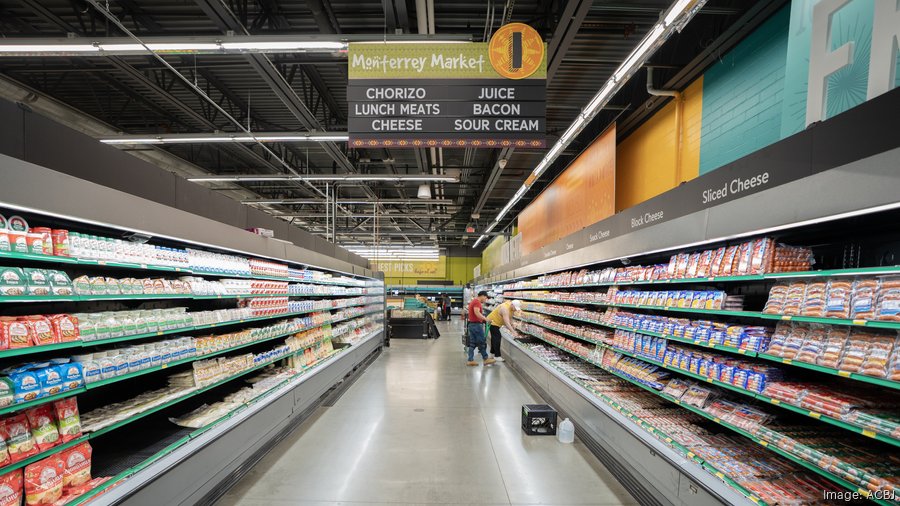 Monterrey Market opens its third Milwaukee grocery store - Milwaukee ...