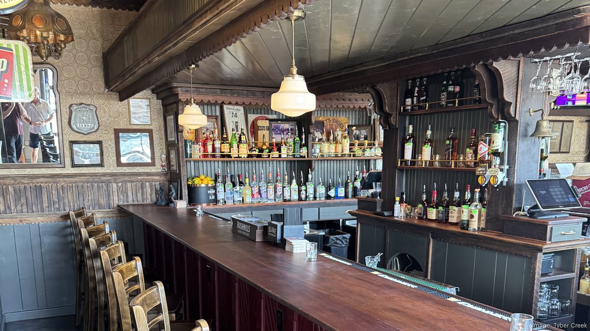 Tyber Creek Pub reopens in South End's Gold District - Charlotte ...