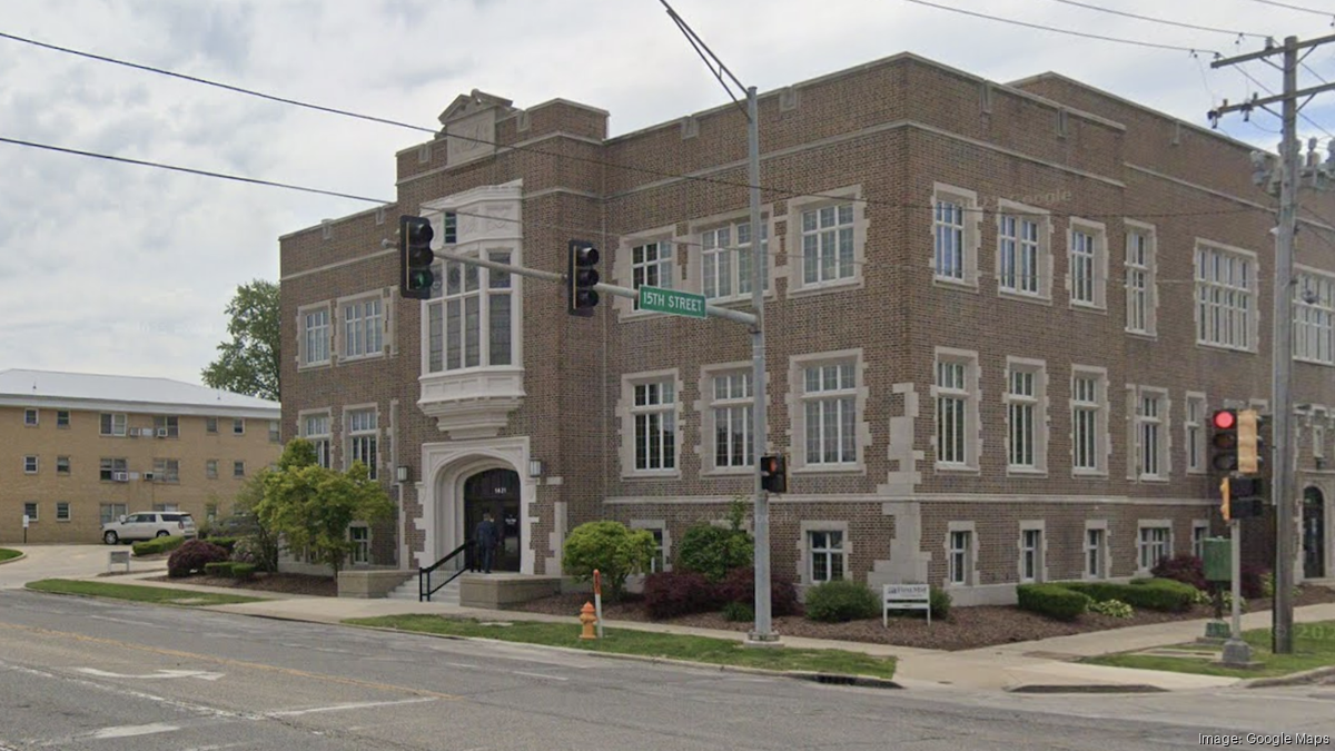 First Mid Bancshares promotes 2 in leadership realignment - St. Louis ...