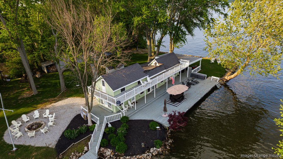Buckeye Lake home offers private island, boating docks for $1.6M ...