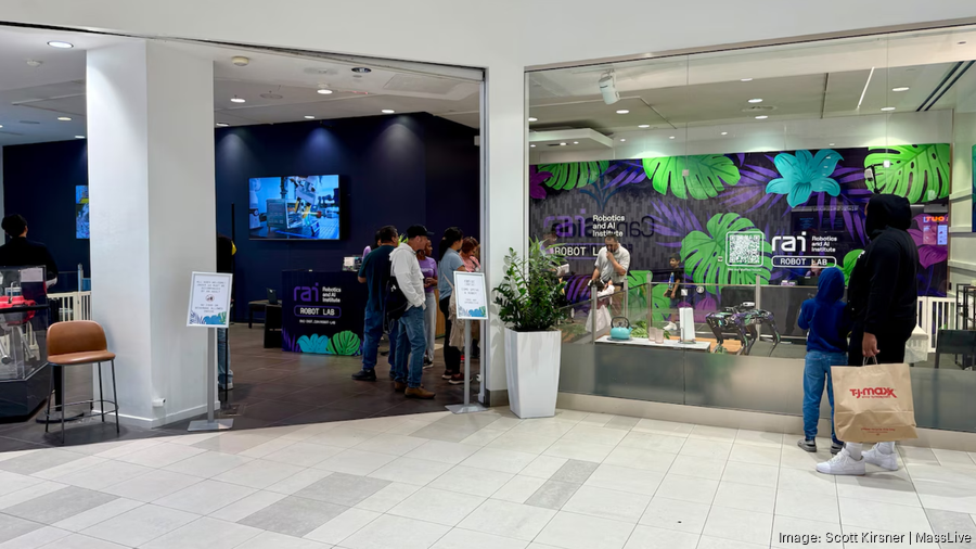 The robots have taken over this store at a Cambridge mall - Boston ...