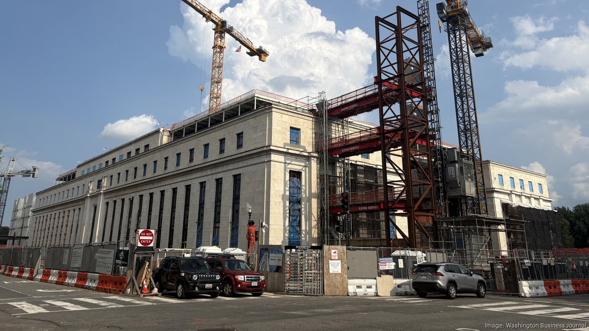 White House aides join NCPC, scrutinize Fed building renovation ...