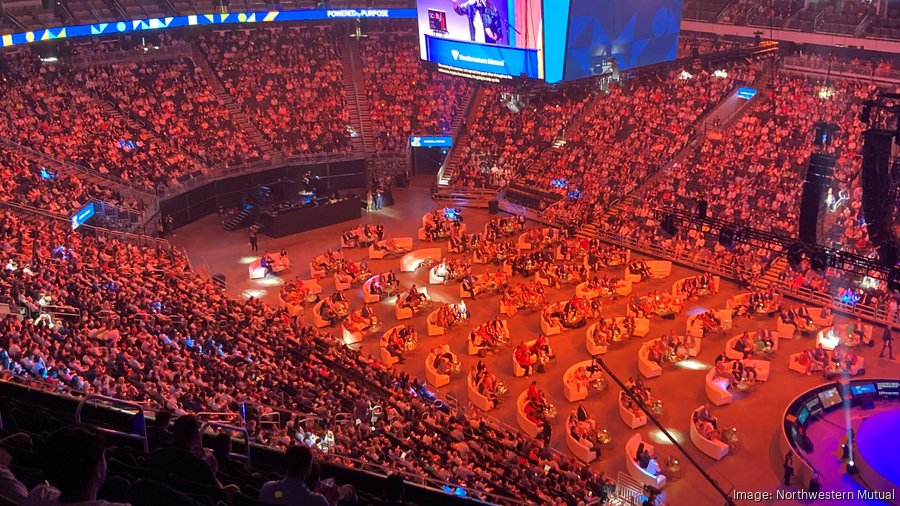 Northwestern Mutual annual meeting draws 11,000 to Milwaukee ...