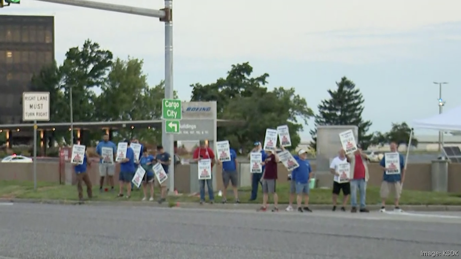 IAM District 837 members hit picket lines as Boeing strike begins - St ...