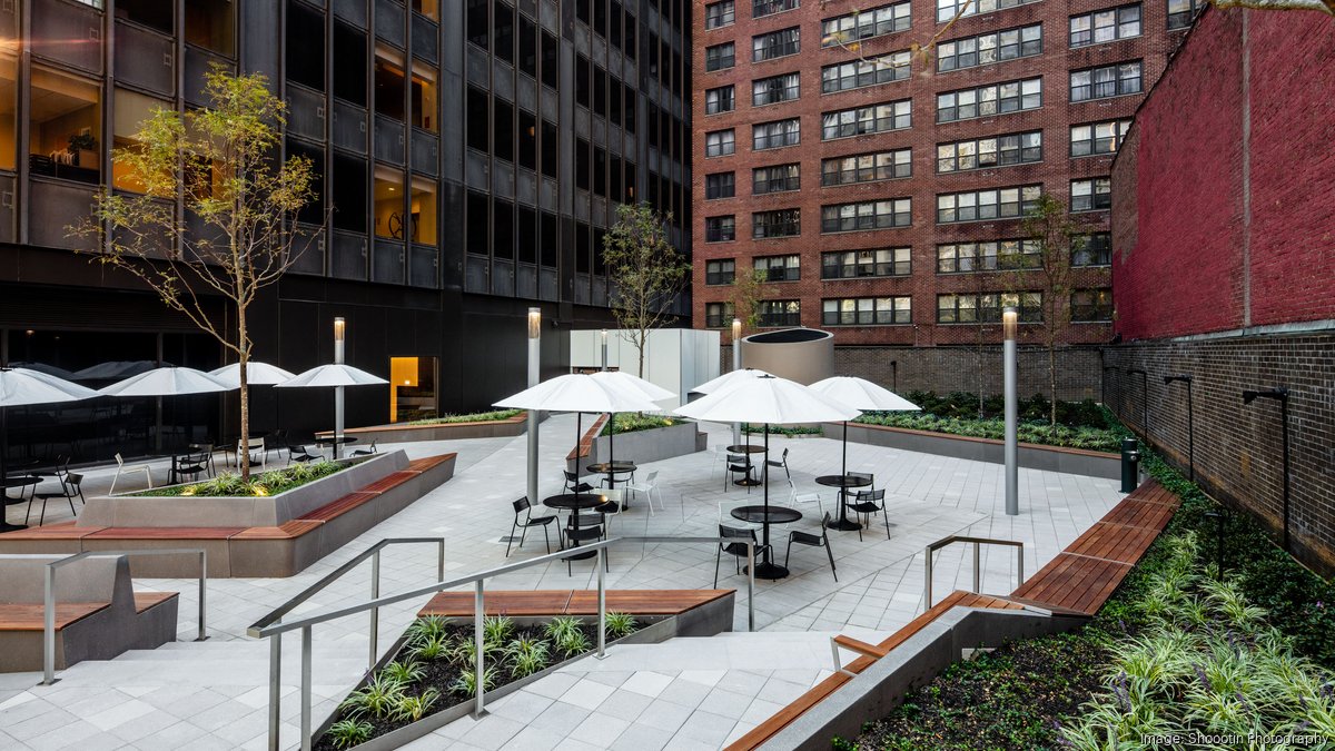 Dunkin takes space at 600 Third Avenue - New York Business Journal