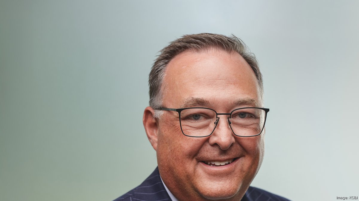 Maddox leaves Busey Bank as CEO, First Busey as vice chairman - St ...