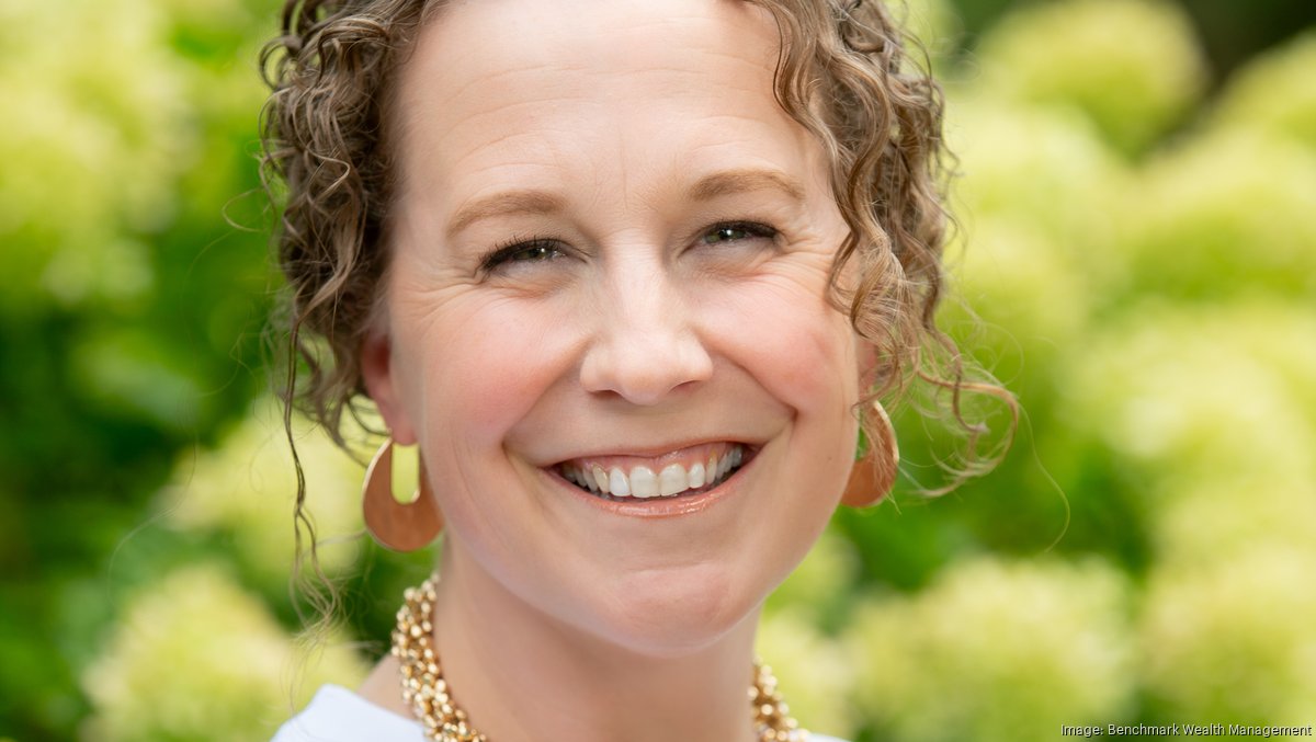 Women Who Lead in Finance & Investments: Sarah Beach of Benchmark ...