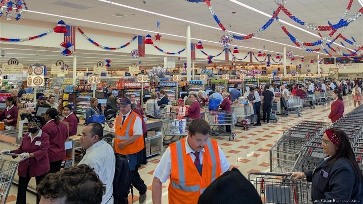 Demoulas sisters attend Market Basket opening as CEO remains on leave ...