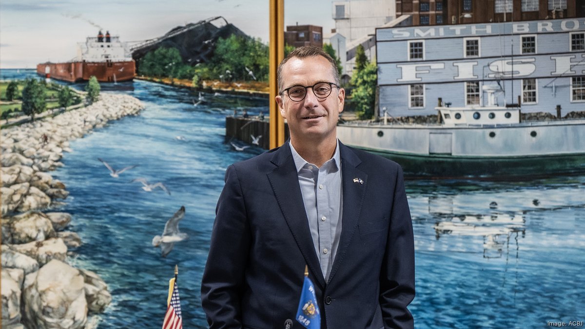 Port Washington mayor advocates for $8B data center campus - Milwaukee ...