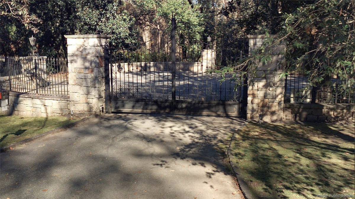 West Paces Ferry estate sells at slight discount - Atlanta Business ...