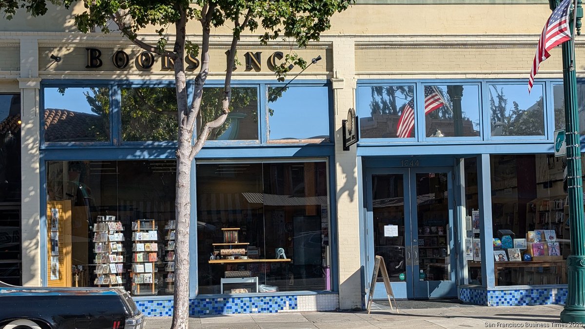 Bay Area's oldest bookstore chain, seeks B&N buyout - Silicon Valley ...