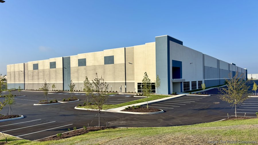 Pizzuti completes 236,000-square-foot spec warehouse in Indiana ...