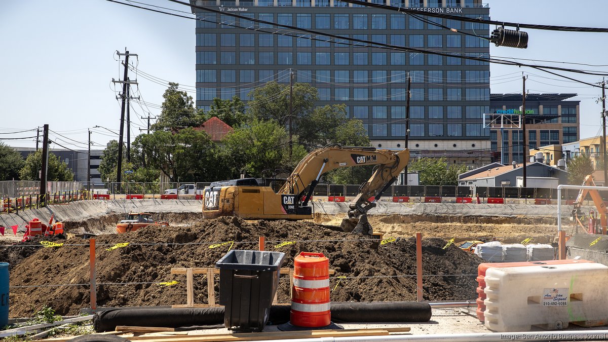 Terry Black's BBQ sets timeline for Broadway hotel - San Antonio ...