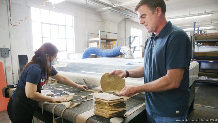 Outdoor Research's Seattle factory supplies gloves to US military ...
