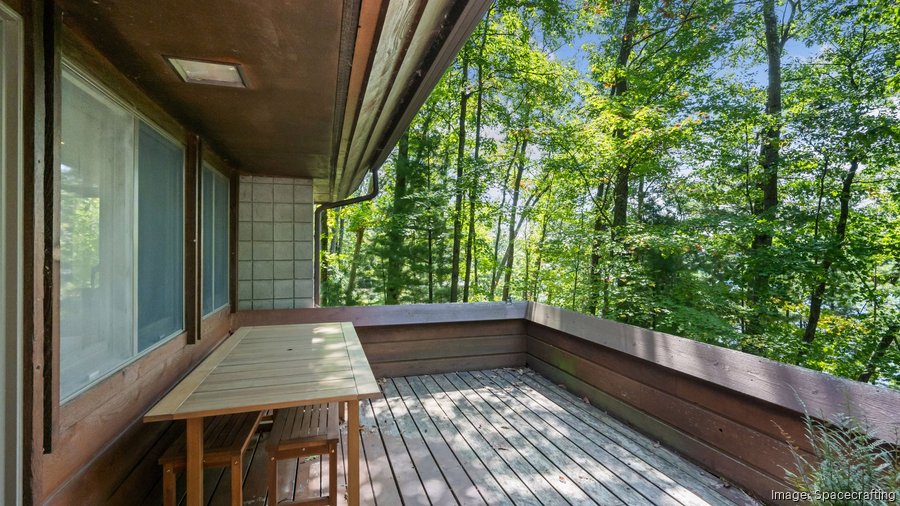 Frank Lloyd Wright-inspired lakefront home hits Wisconsin market ...