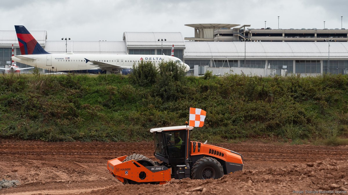 RDU board approves $400M in runway contracts - Triangle Business Journal