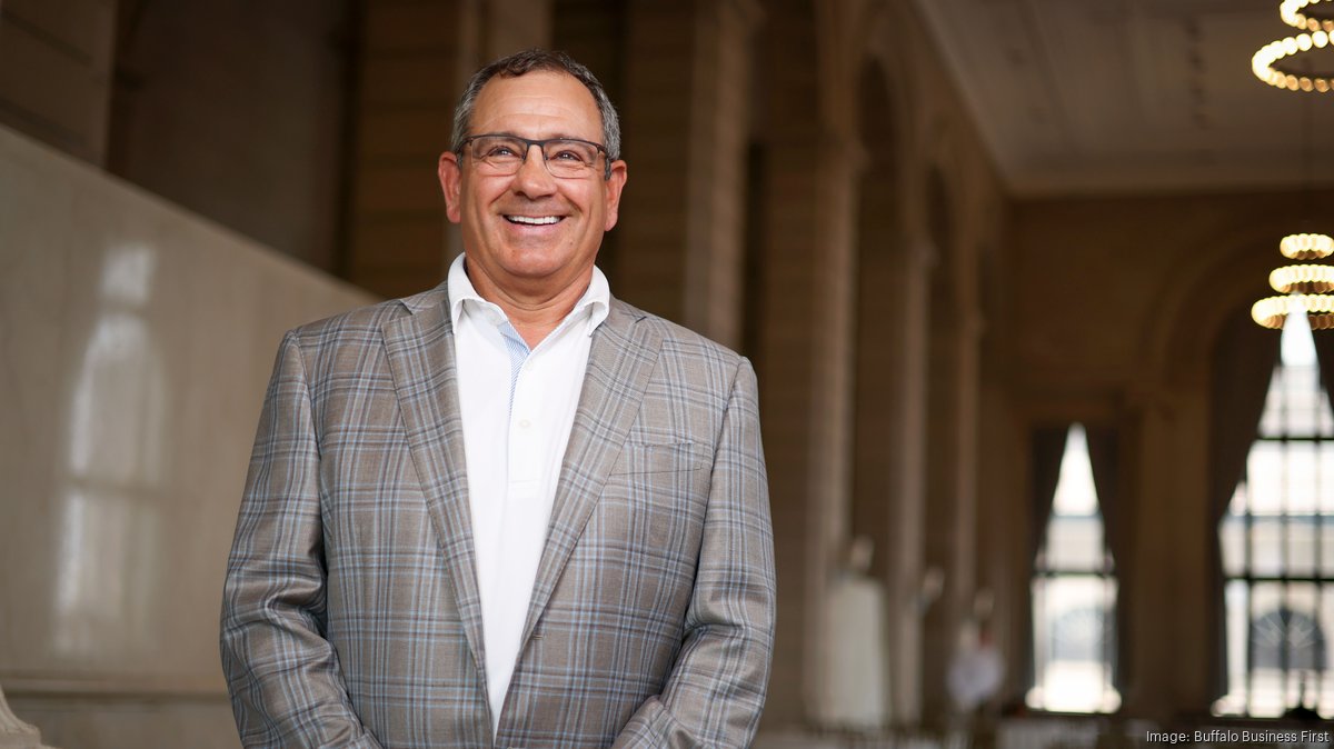 Dean Penman of Seal & Design wins a C-Level Award from Buffalo Business ...