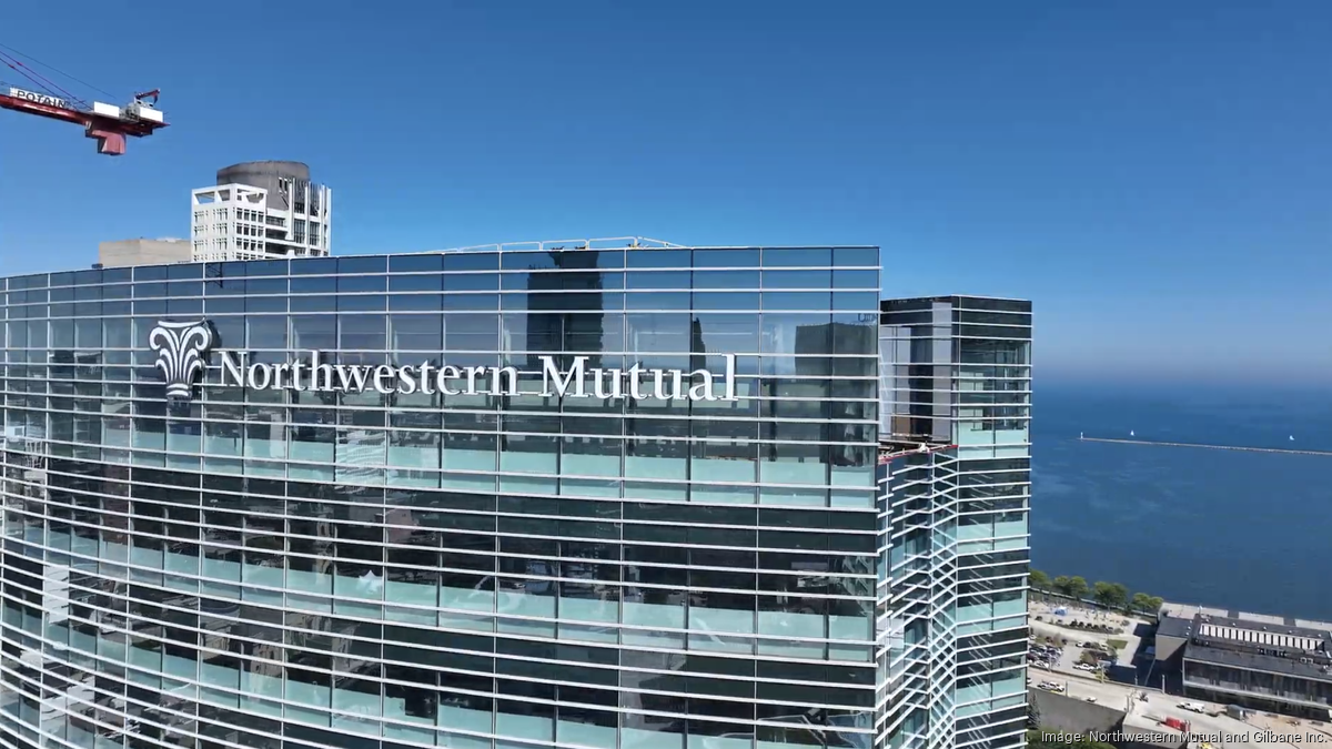 Northwestern Mutual adds signage to north office tower - Milwaukee ...