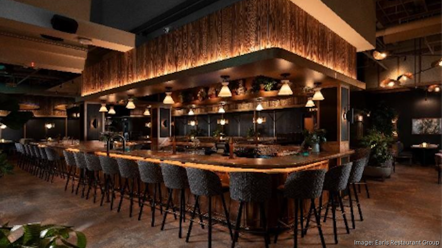 Canada's Earls debuts 13,000-square-foot eatery on Kalakaua Avenue ...
