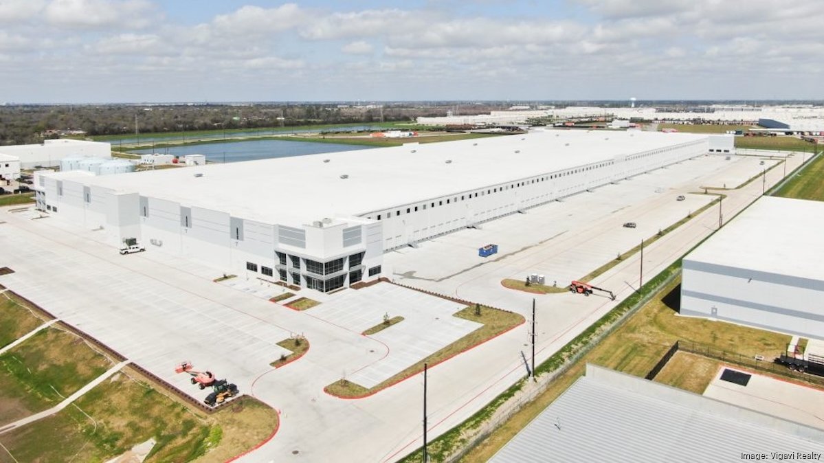Panelmatic leases 728K-SF warehouse for new HQ in north Houston ...