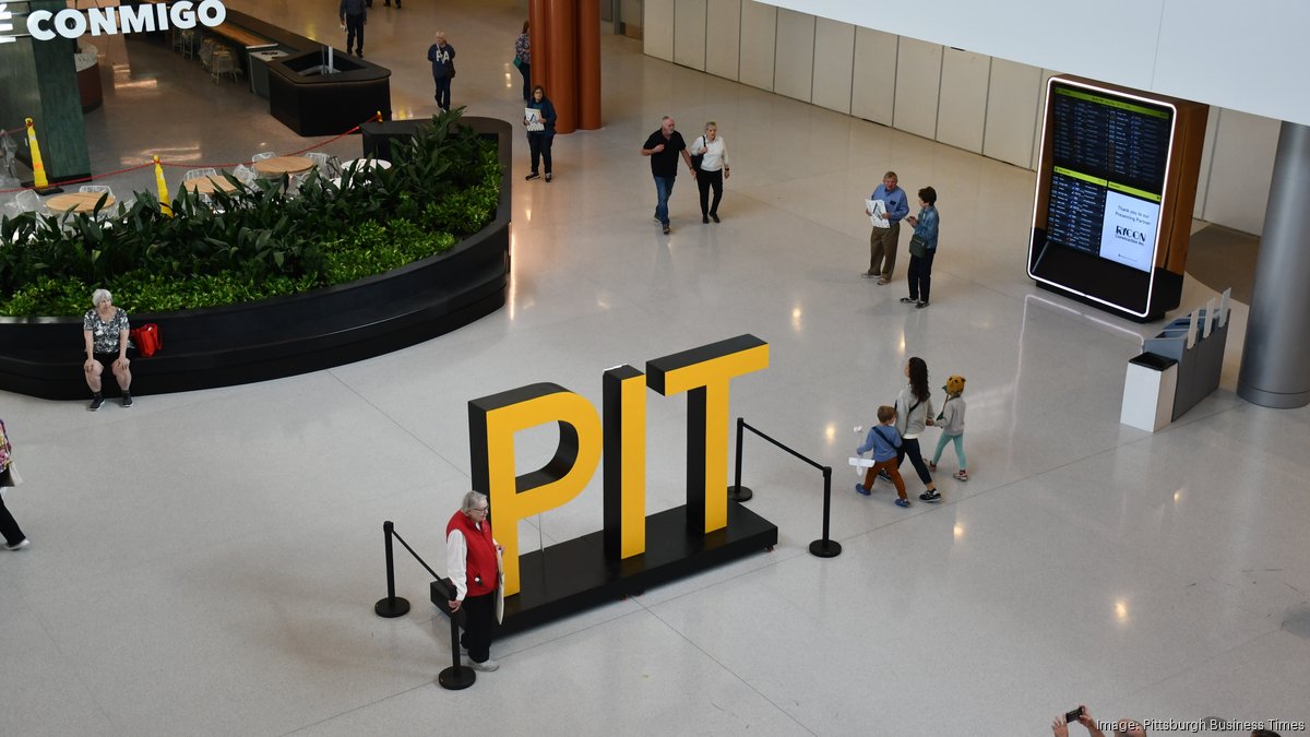 Thousands tour Pittsburgh airport's modern landside terminal ...