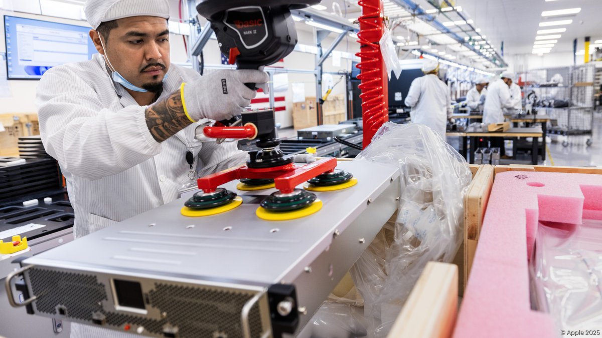 Apple begins shipping US-made servers from Houston factory - Silicon ...
