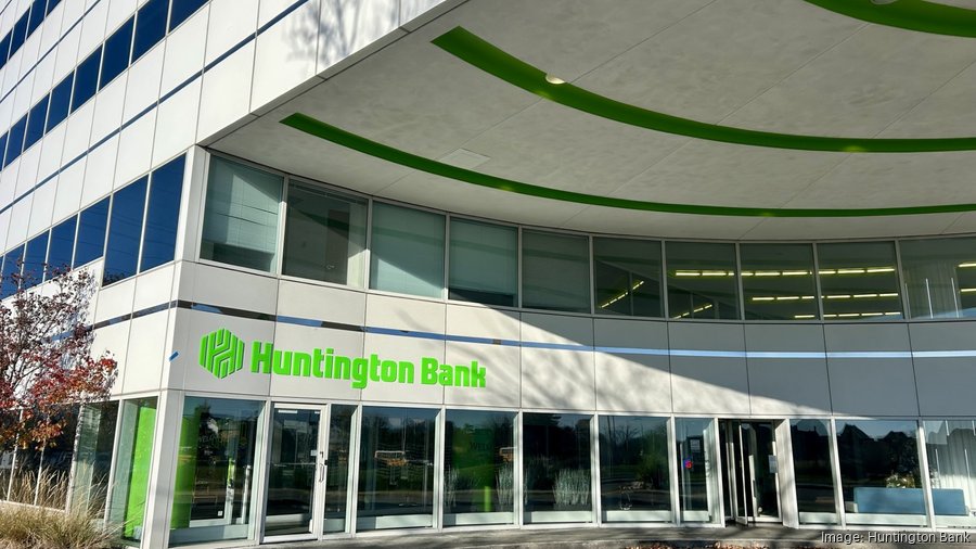 Huntington Bank signs lease in Northbrook to support growth - Chicago ...