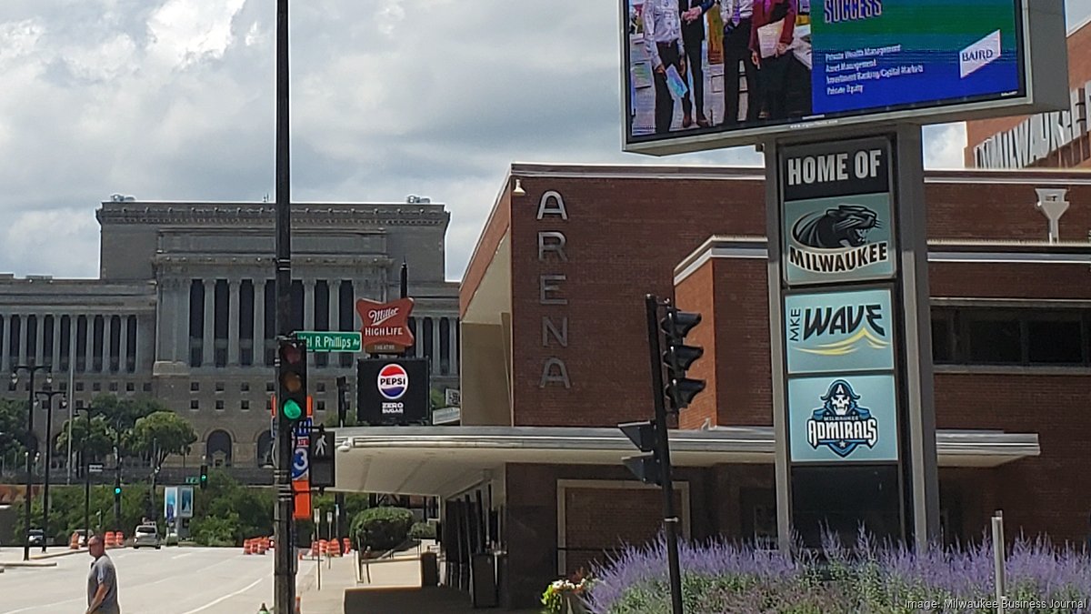 Convention hotel could replace Miller High Life Theatre: Study ...