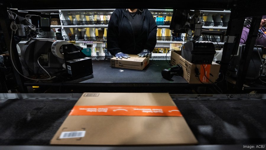 Amazon Oak Creek facility adds 1,500 workers for holiday rush ...