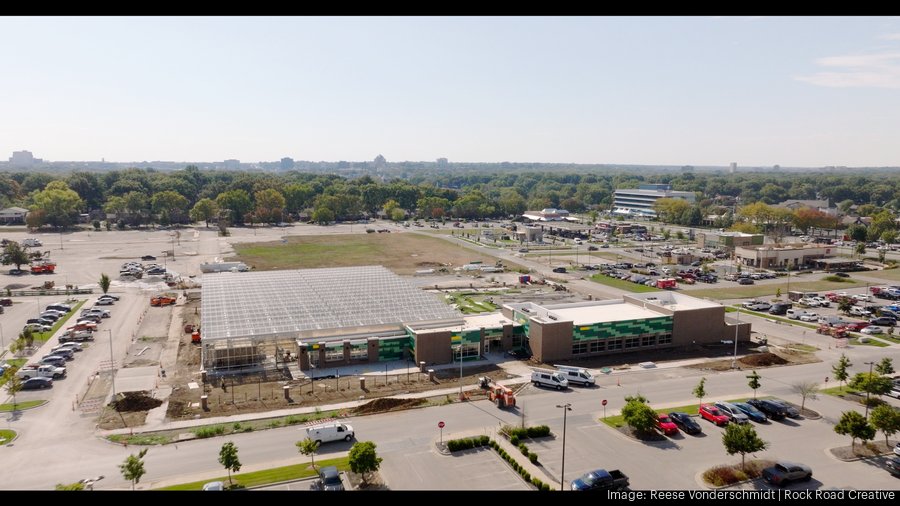 Overland Park's Tap Ins opens with golf courses, restaurants - Kansas ...