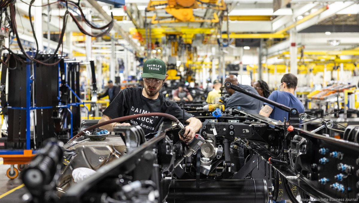 Daimler Truck North America builds on manufacturing roots here ...