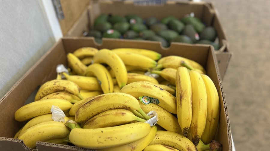 Aurora Health Care teammates combat hunger in Milwaukee County ...